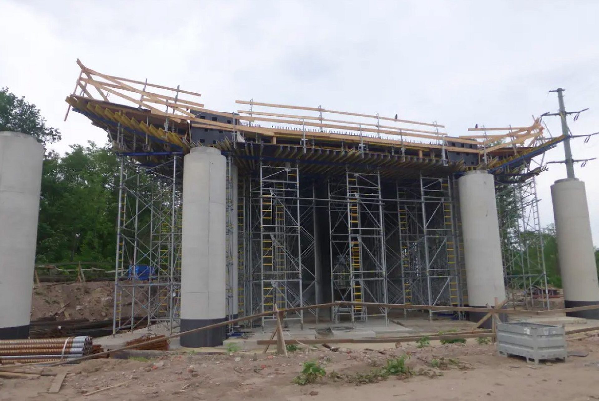 Aleja Wielkiej Wyspy. Na budowę mostu nad Oławą przyjadą elementy z Będzina